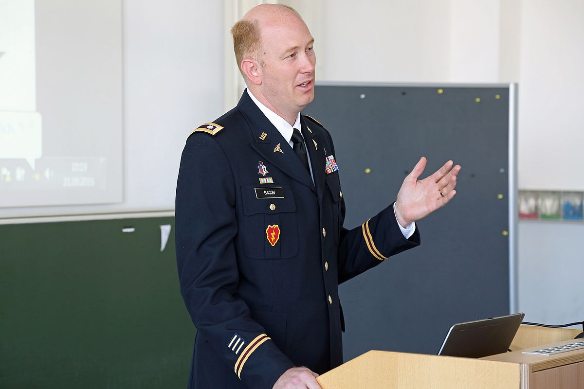 Gastvortrag: „Love and hate on the battlefield“