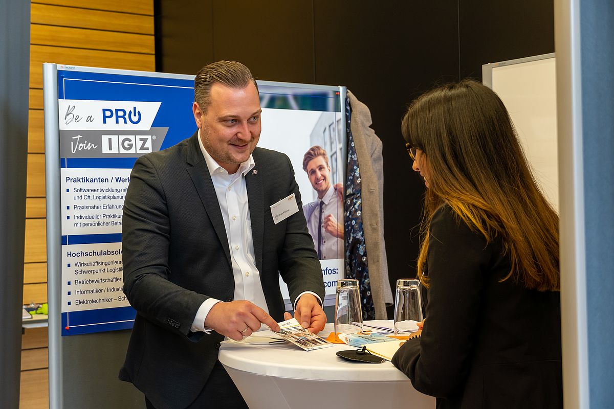 Job Speed Dating 2.0 – Karriere-MOEglichkeiten auf dem Campus in Weiden