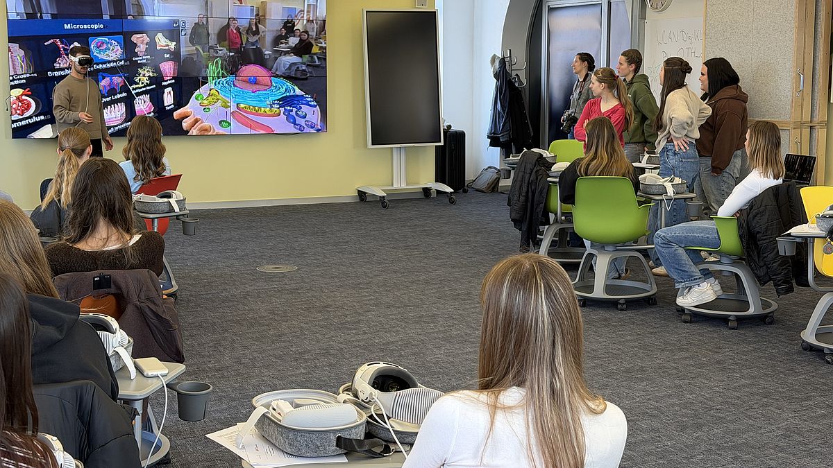 The Future of Biology Education Comes to Amberg
